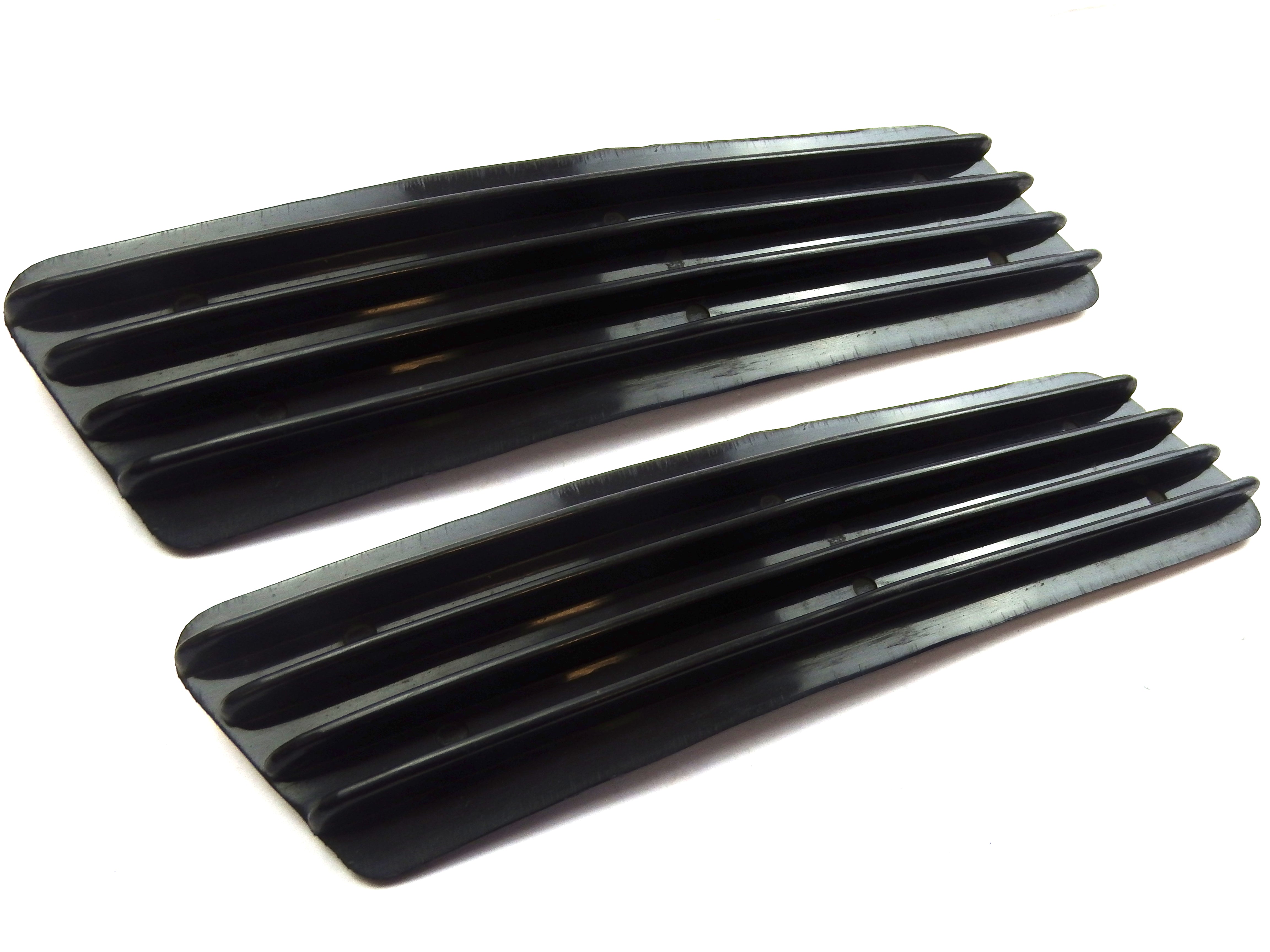 SIL Lambretta GP DL Side Panel Grill Black Pair - Excellent Quality